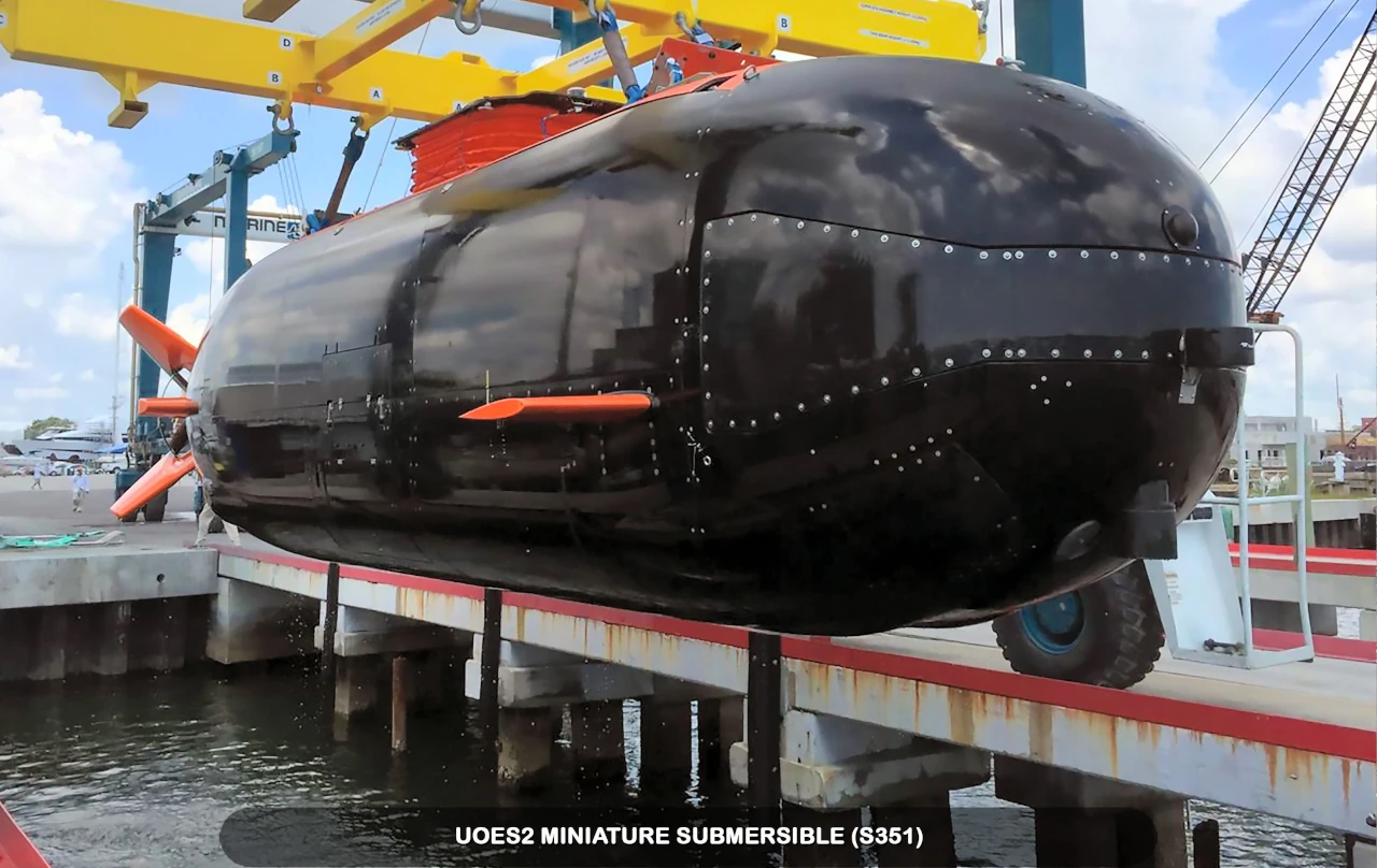 New Mini-Submarine 'Dry Combat Submersible' Will Make US Navy SEALs ...