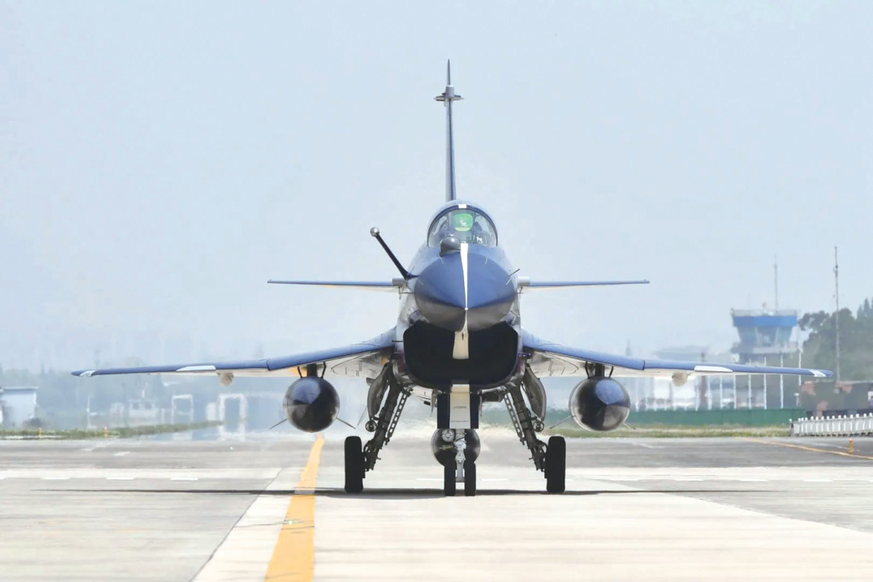 China's J-10C Fighter Jet to Impress potential buyers with Its Maneuverability and Advanced ...