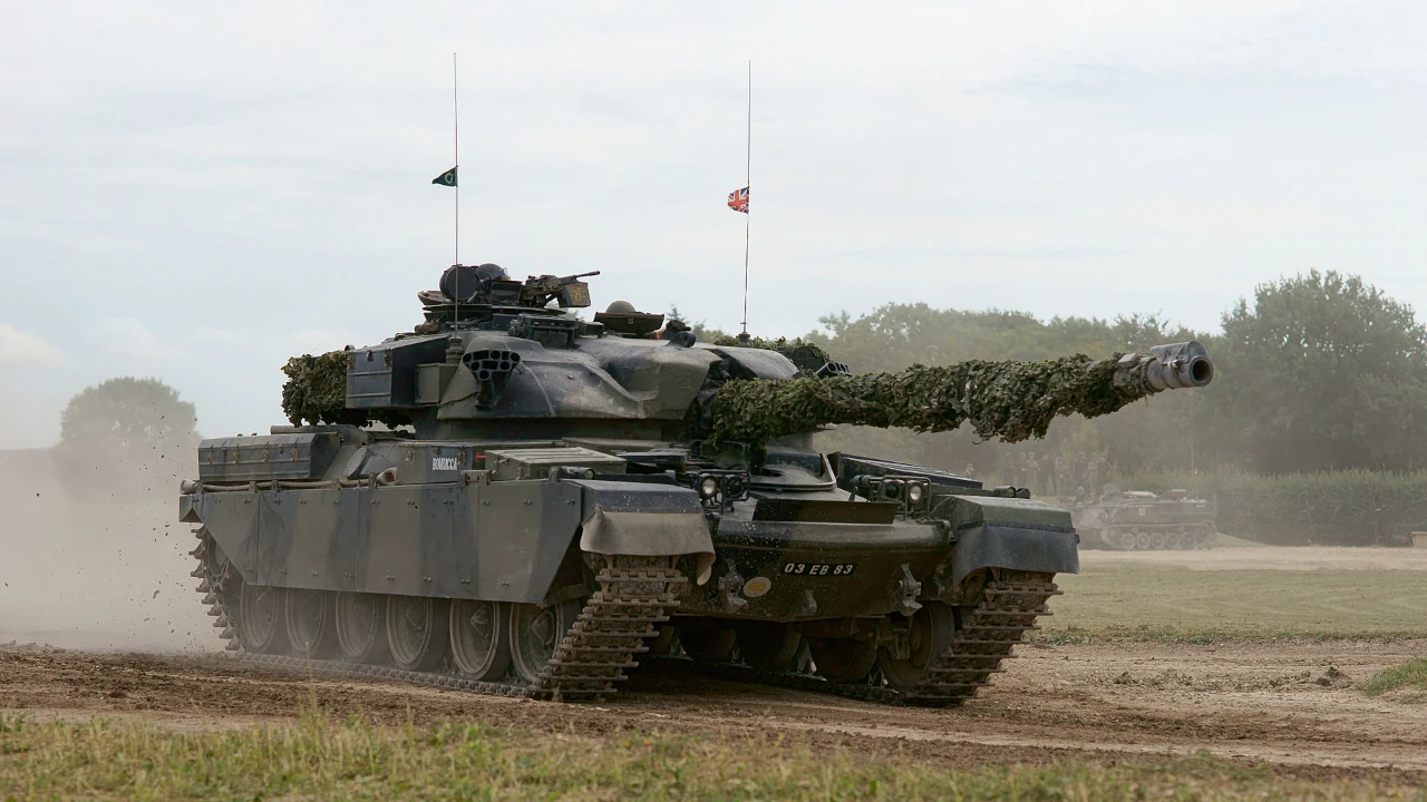 Retro Revolution, Ukraine may buy Ancient Beast FV4201 Chieftain Tank ...