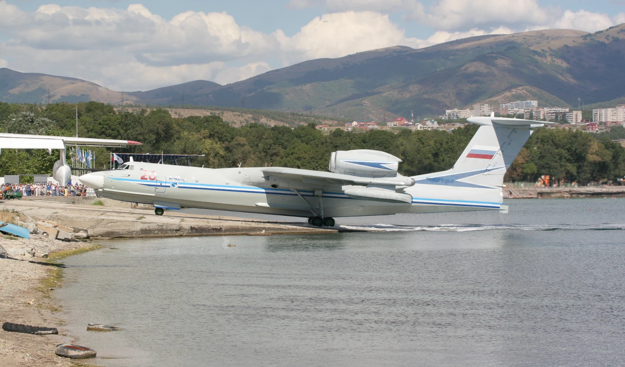Reviving the Giant - Russian Resurrects the A-40 'Albatross' Amphibious ...