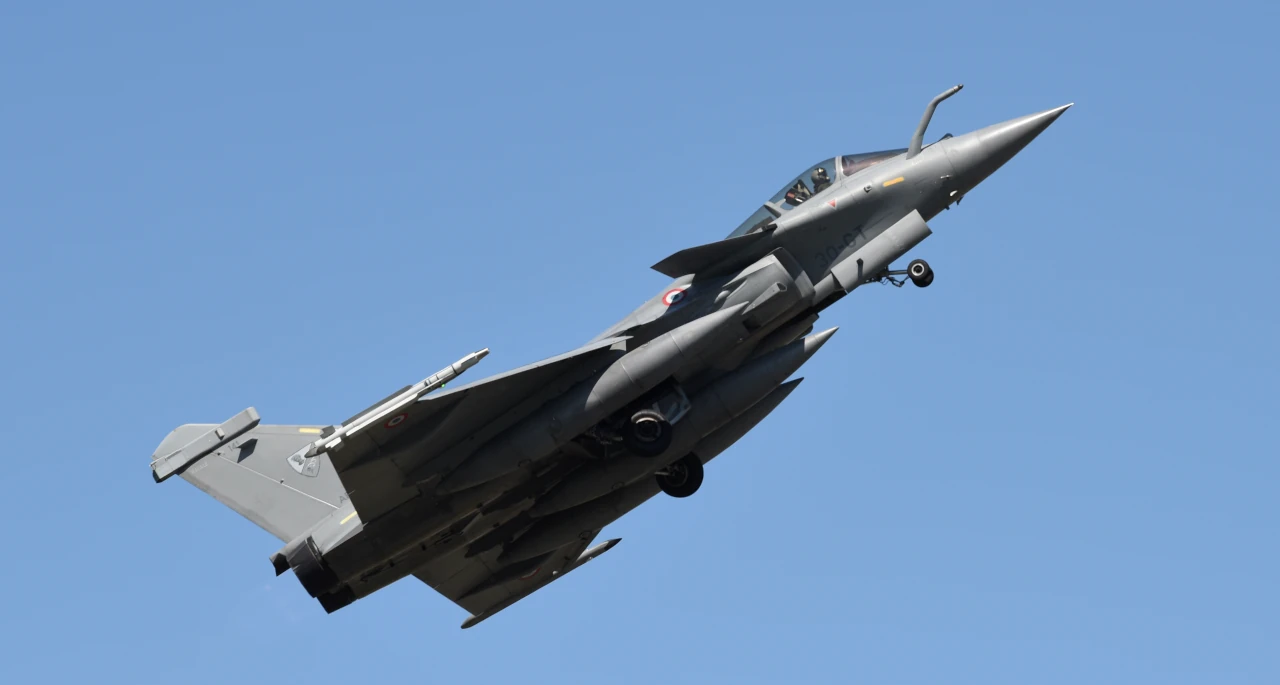 Rafale Jets for Brazil? France's Macron Tries to Lure Brazil Away From ...