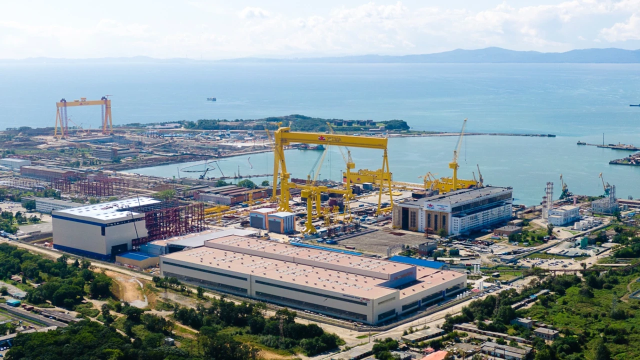Rosneft's Zvezda Shipyard May Join United Shipbuilding Corporation