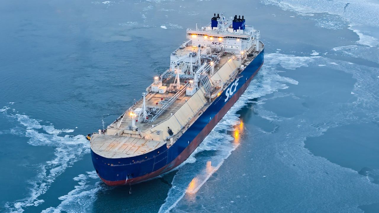 Russia’s New Arc7 LNG Carrier: The Ship Built to Break Arctic Ice and ...
